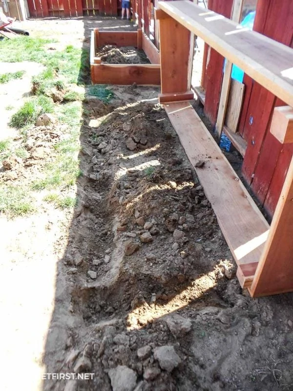 How to Build Simple Raised Garden Beds | DIY tutorial