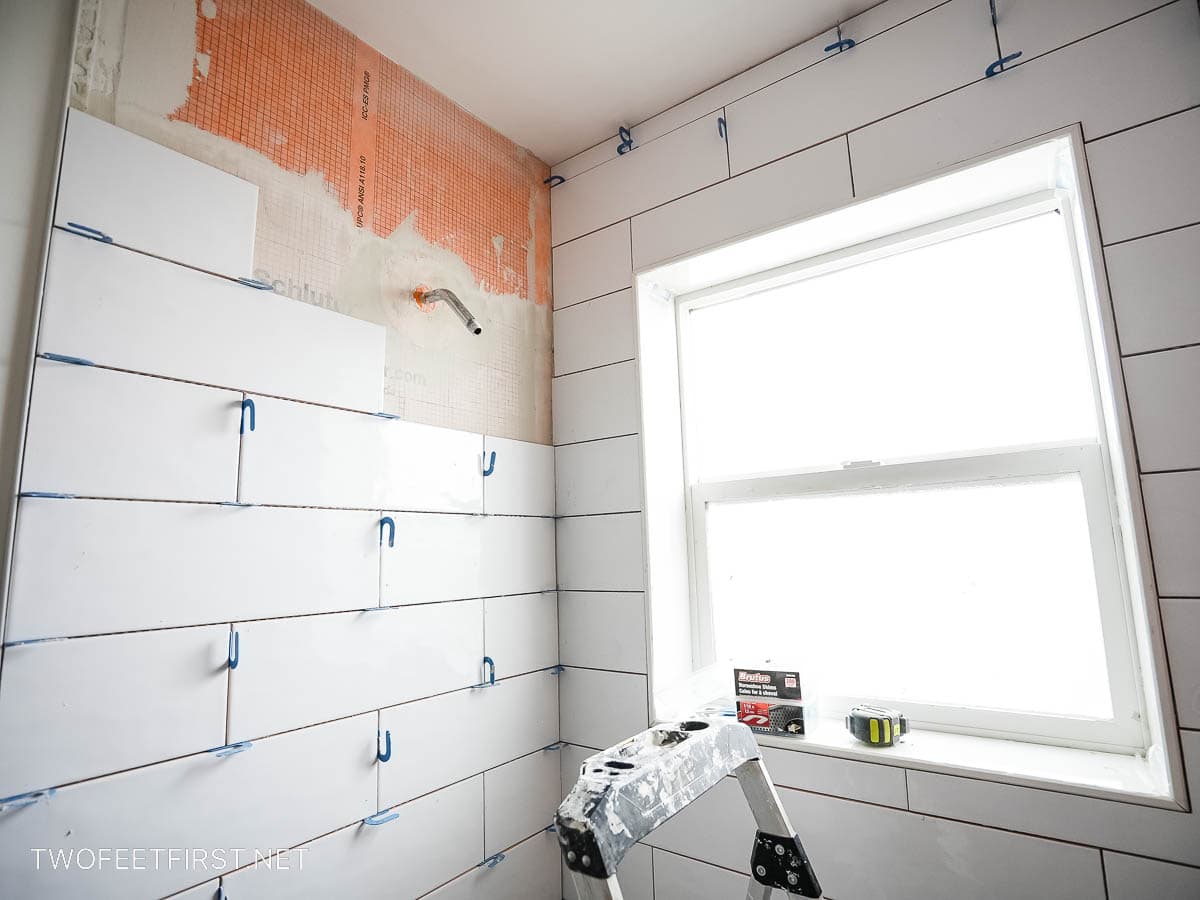 DIY tips for tiling a tub surround | TwoFeetFirst