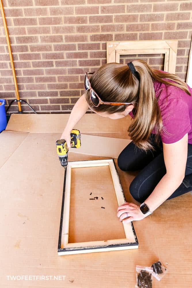 Build An Easy Changeable Frame for Signs: A Fantastic Gift Idea