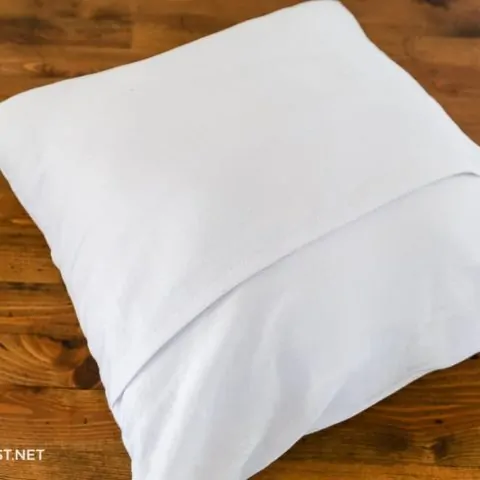 How to make an envelope pillow cover with one piece of fabric
