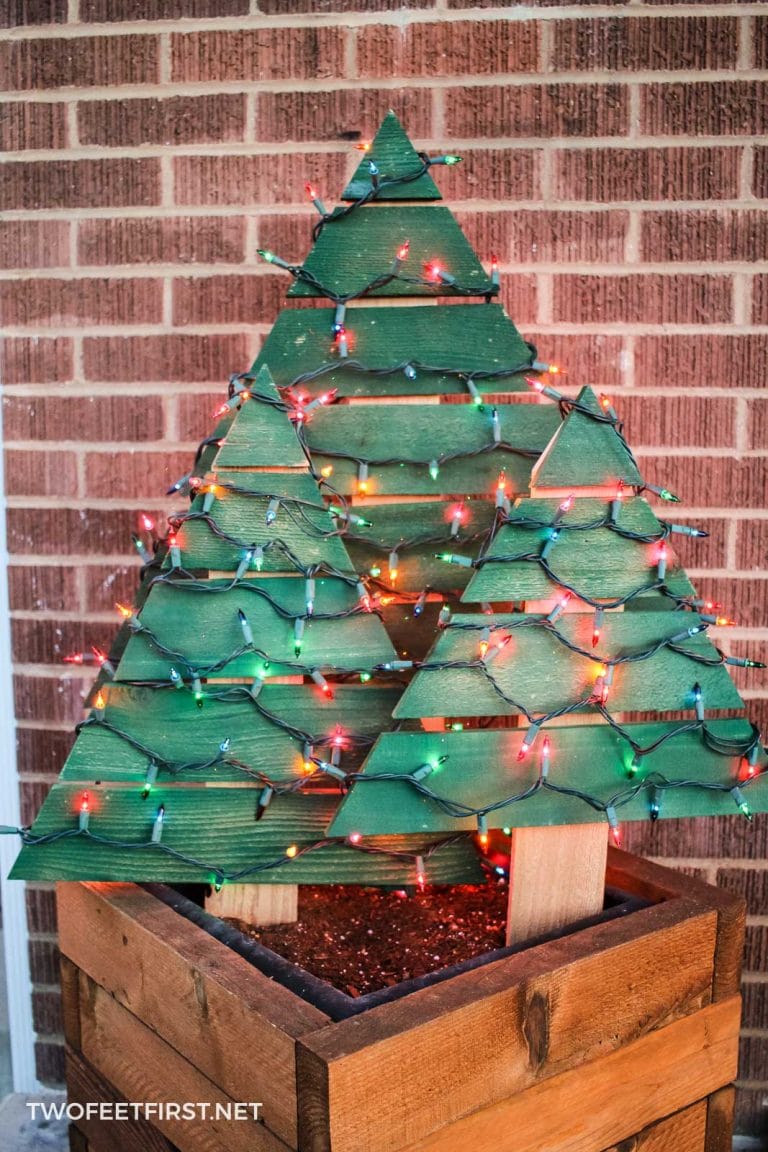 DIY Lighted Outdoor Christmas Tree