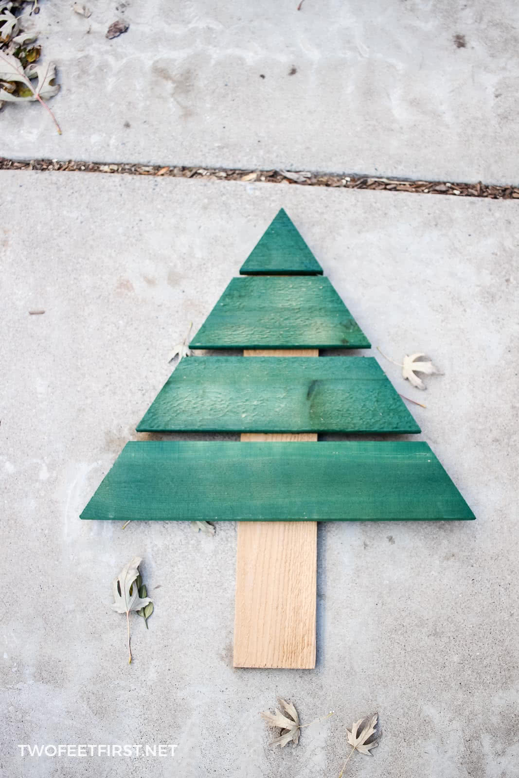 DIY Lighted Outdoor Christmas Tree