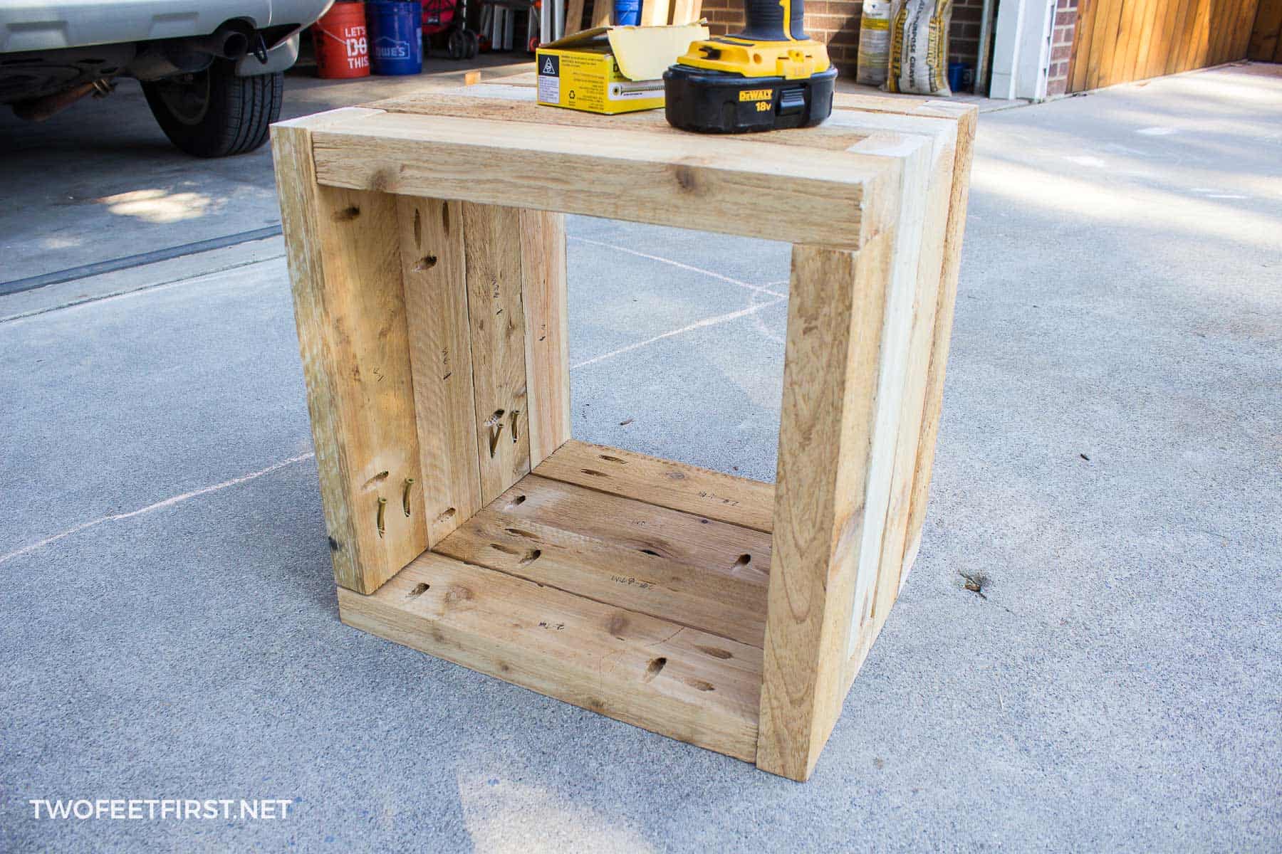 Build a square planter box from cedar | TwoFeetFirst
