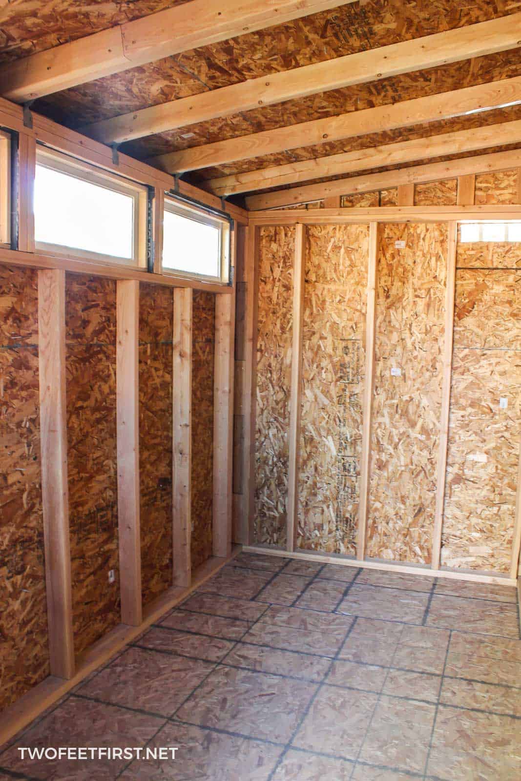 Hoe te bouwen opslag planken in een schuur of garage | This Unruly