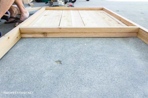 How to build a wooden gate